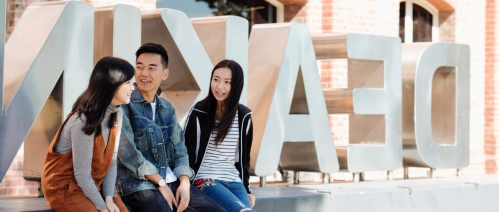 Home - Deakin University